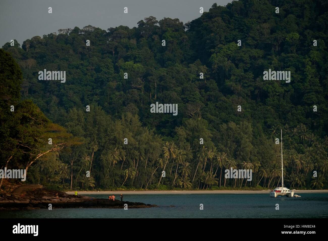 Trat thailand boat hi-res stock photography and images - Alamy
