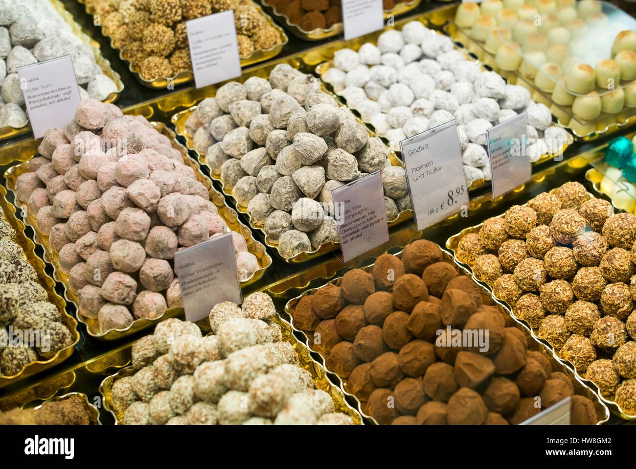 Germany, Berlin, Charlottenburg, KaDeWe Department Store, food court ...