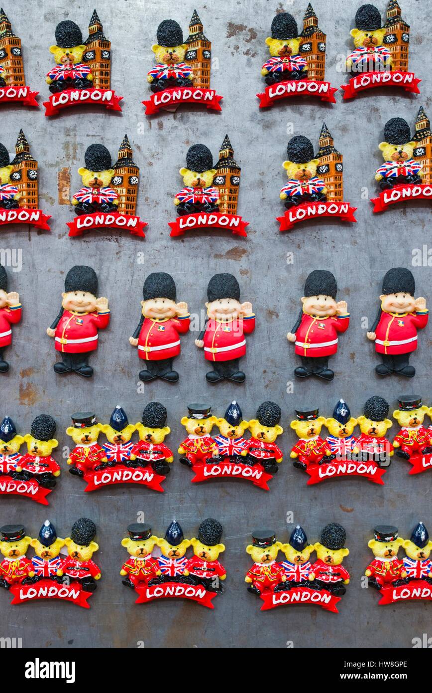 Souvenir magnets london hi-res stock photography and images - Alamy