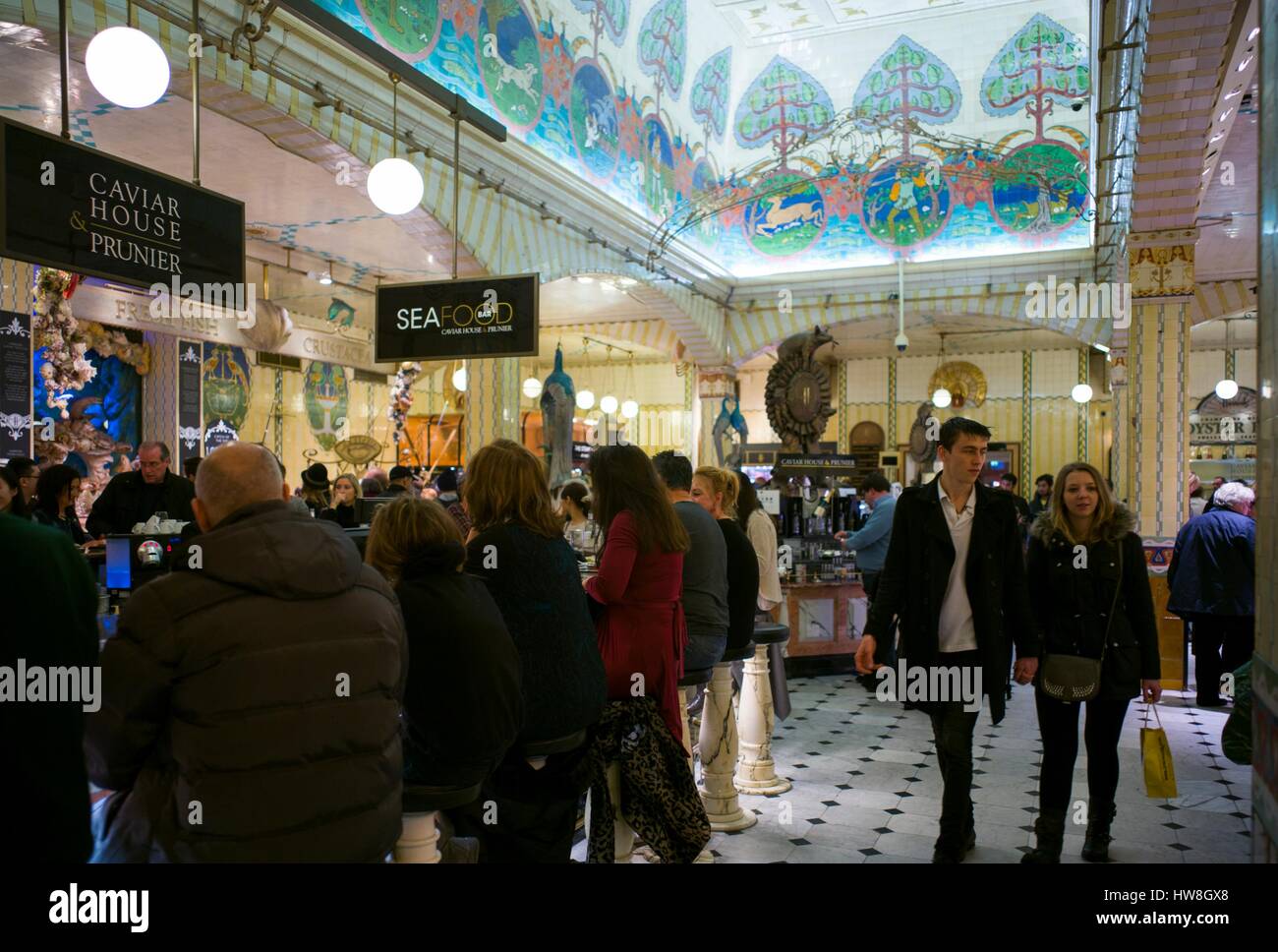 Harrods café hi-res stock photography and images - Alamy