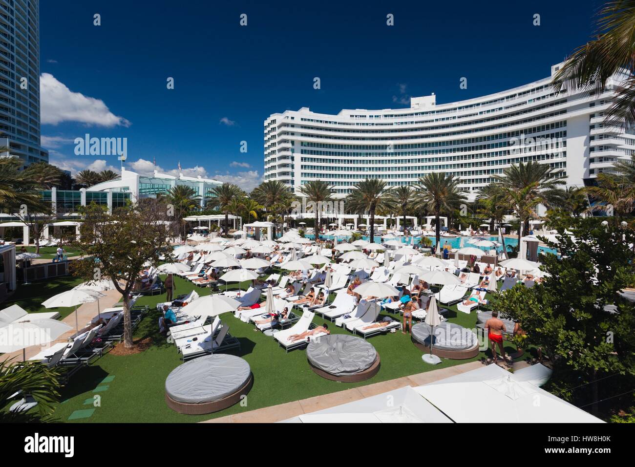 USA, Miami Beach, Fontainebleu Hotel, poolside Stock Photo - Alamy