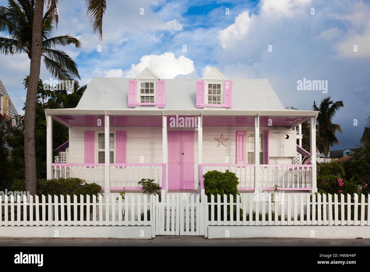 Bahamas harbour island colonial architecture hi-res stock photography ...
