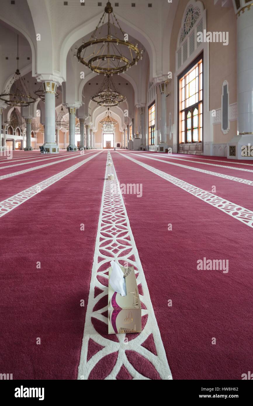 Qatar, Doha, Abdul Wahhab Mosque, The State Mosque of Qatar, interior ...