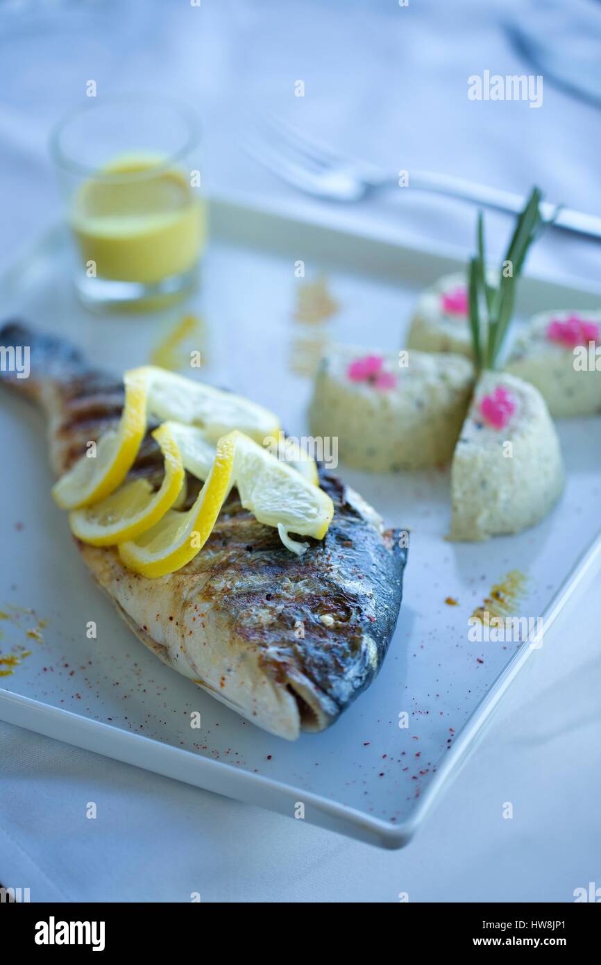 France, Haute Corse, Balagne, Ile Rousse, Loria Beach restaurant ...