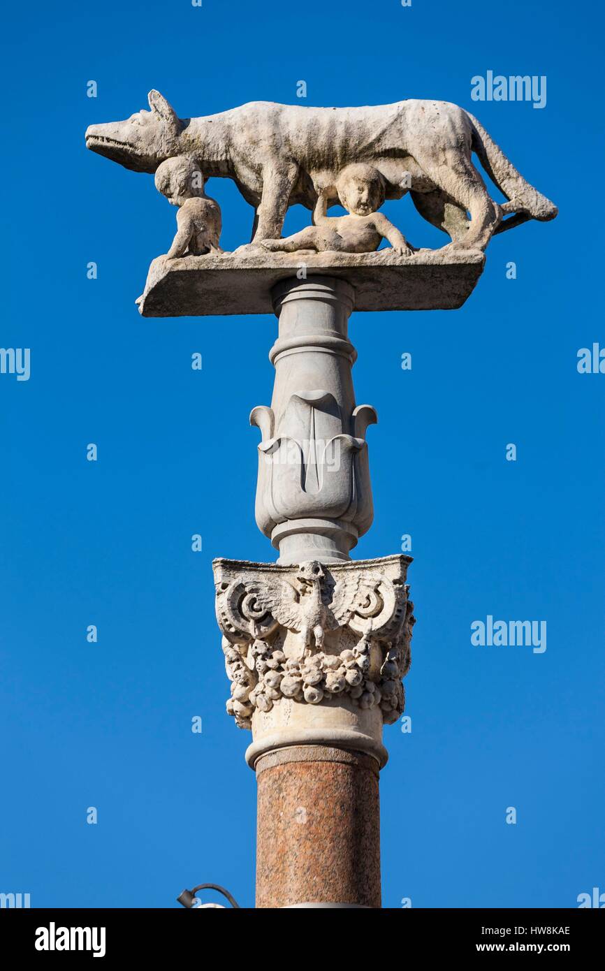 She Wolf Statue Stock Photos & She Wolf Statue Stock Images - Alamy