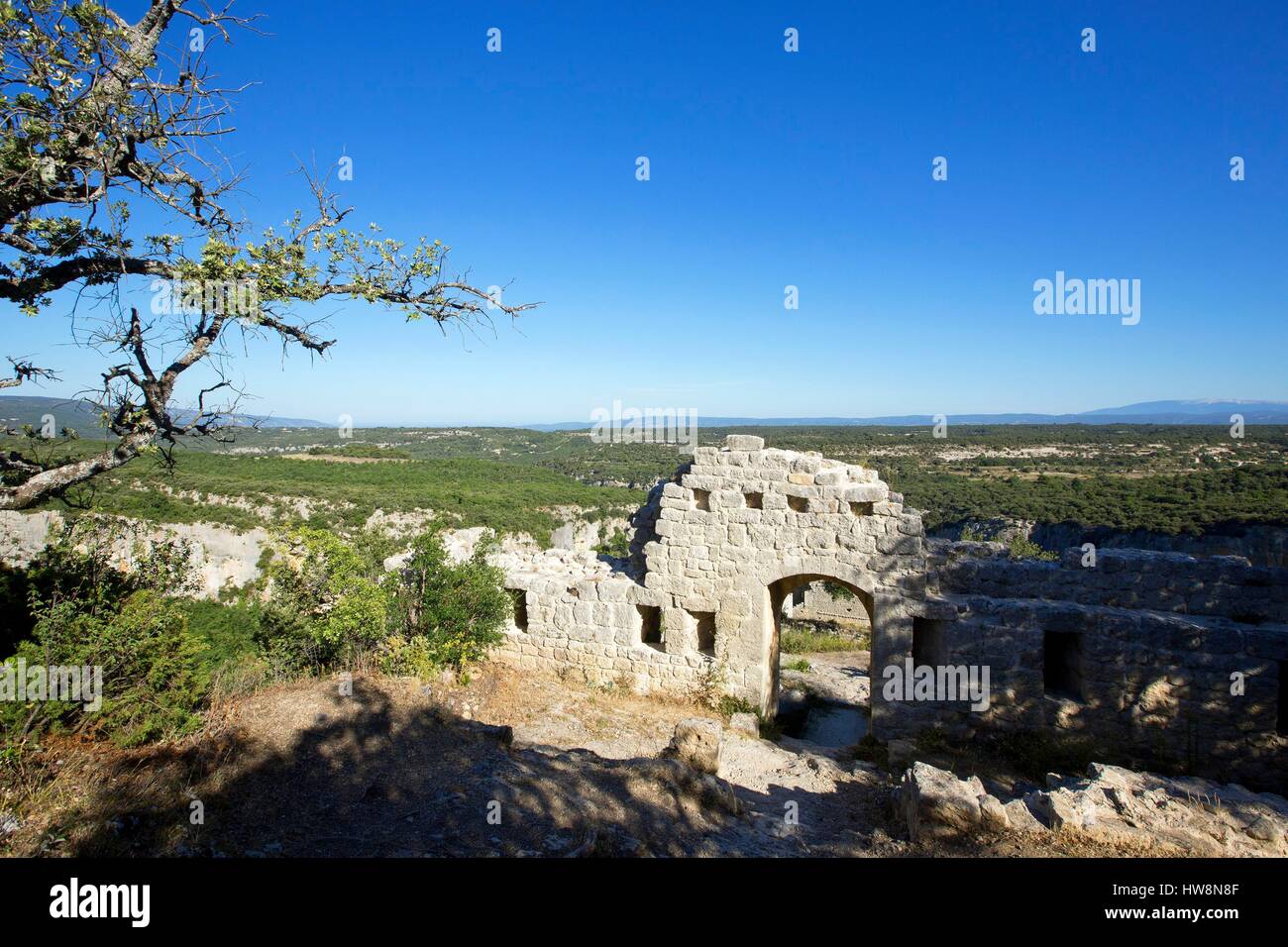 France, Vaucluse, regional park of Luberon, Buoux Fort Stock Photo - Alamy