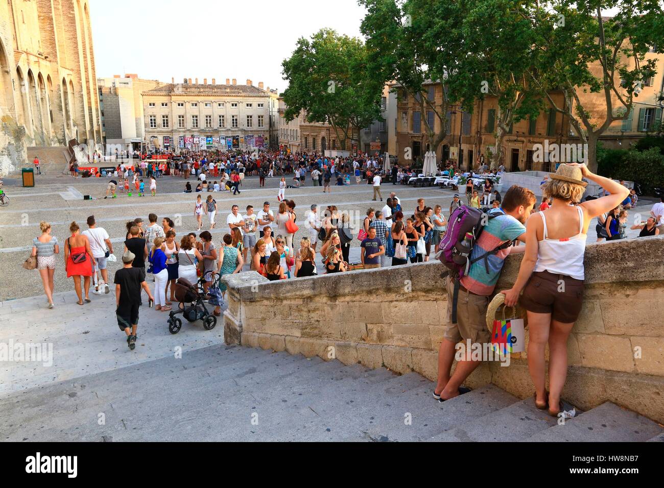 France, Vaucluse, Avignon, Palace Square, Avignon Festival, street show ...