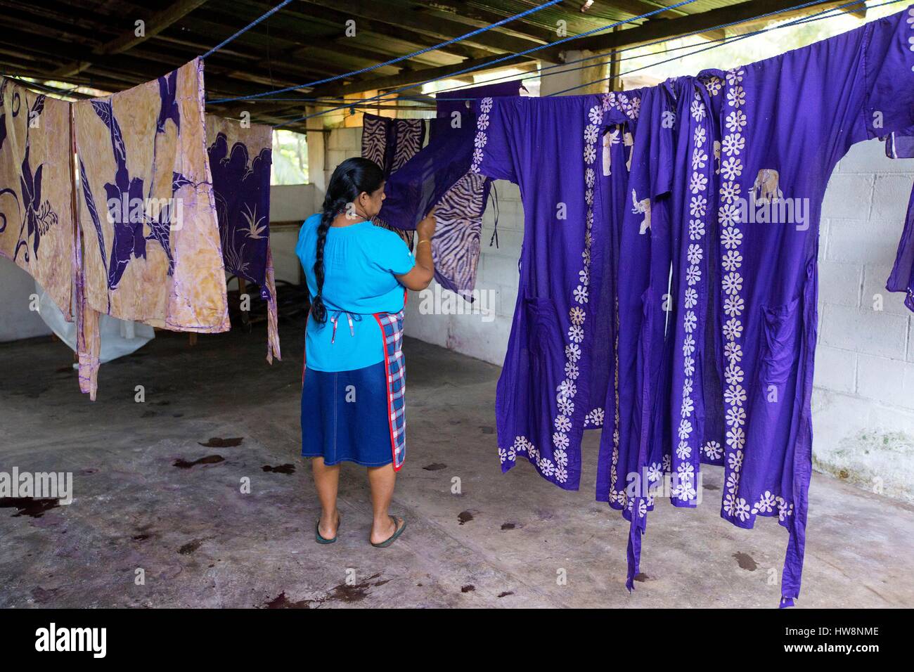 Sri Lanka, Central Province, Matale district, Matale, Baba Batik ...