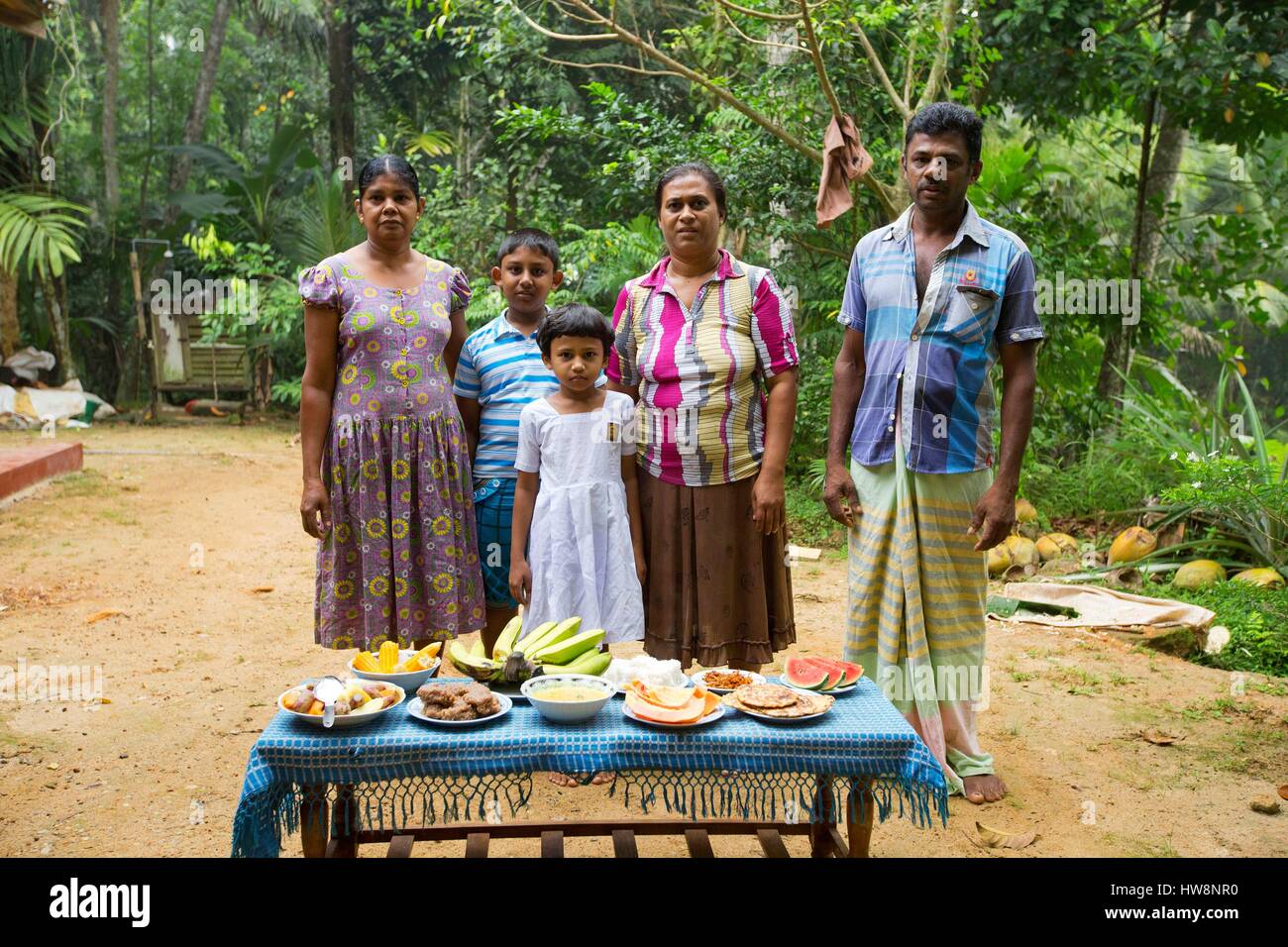 Sri lanka family hi-res stock photography and images - Alamy