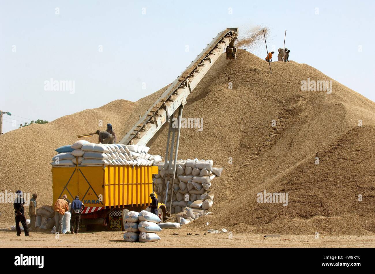 Peanuts senegal hi-res stock photography and images - Alamy