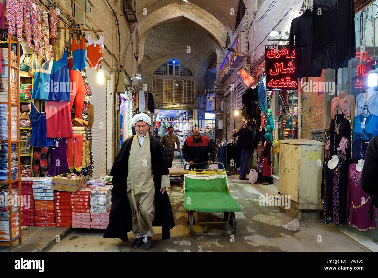 Iran, Isfahan Province, Isfahan, mullah in the Bazar-e Bozorg (Great ...