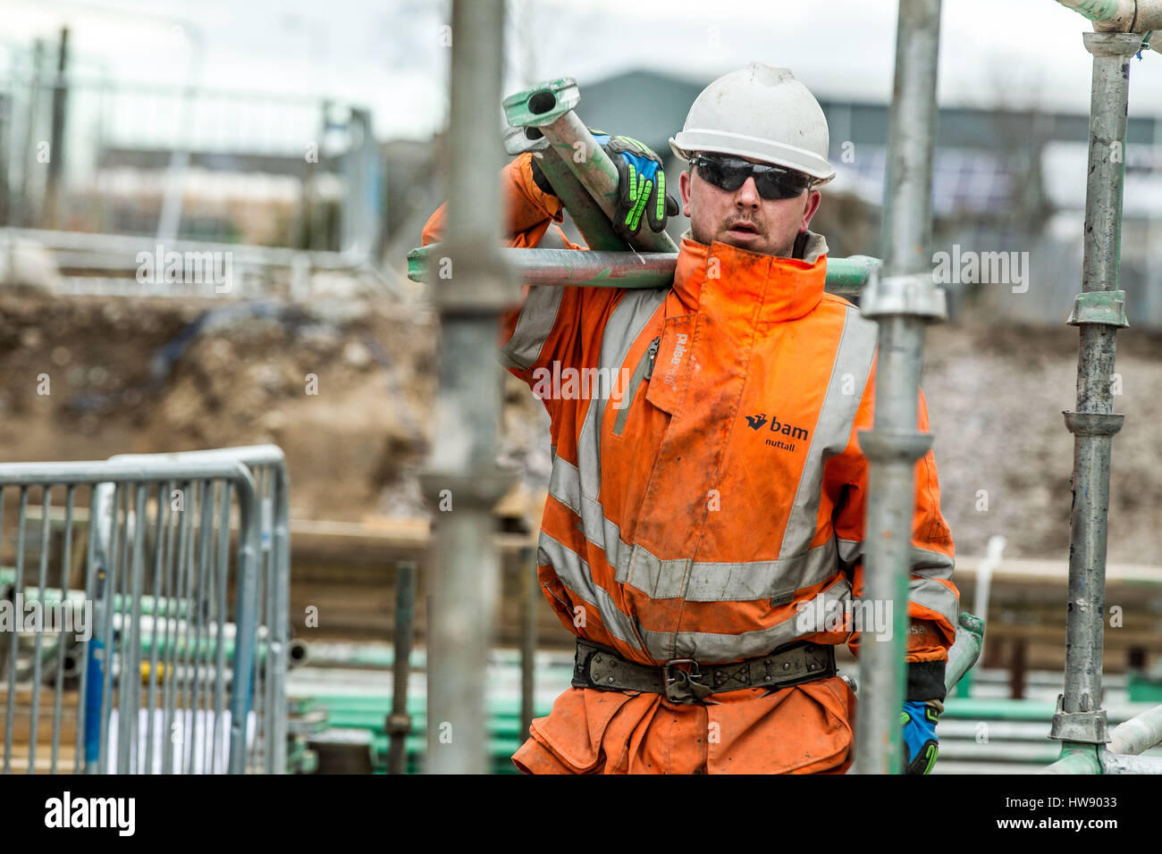 Scaffold riggers hi-res stock photography and images - Alamy