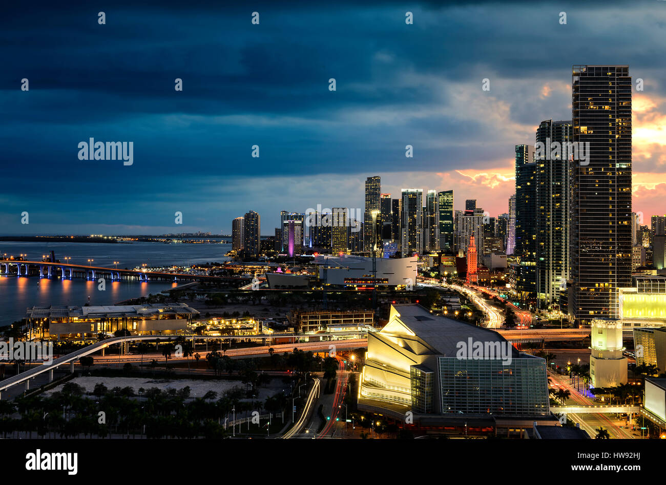 Miami downtown at night, Floride, USA Stock Photo - Alamy