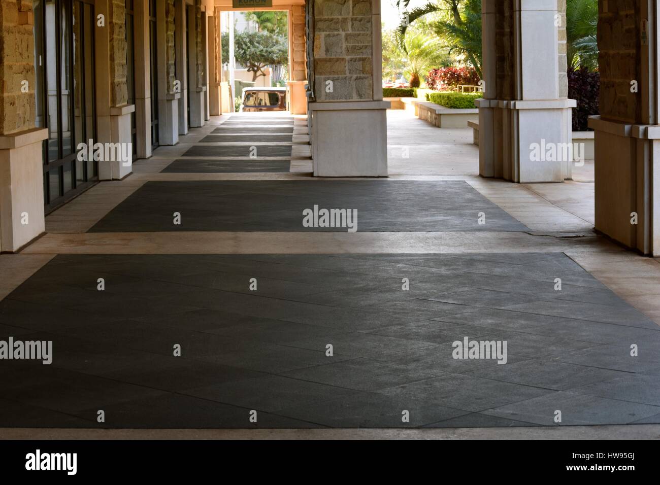 Breezeway hi-res stock photography and images - Alamy