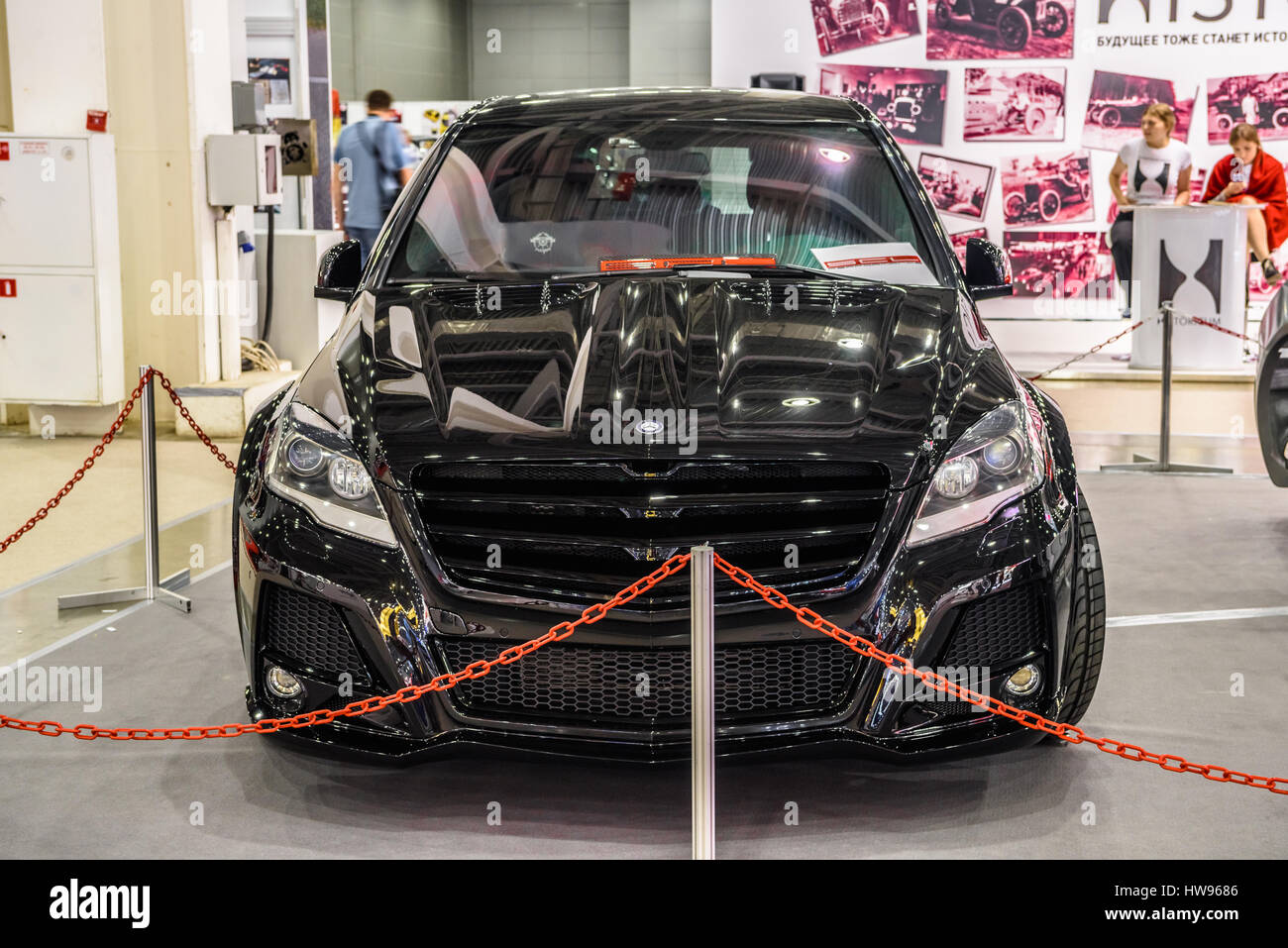 Mercedes r class minivan hi-res stock photography and images - Alamy