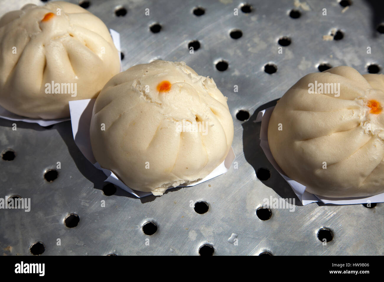 Steamed buns hi-res stock photography and images - Alamy