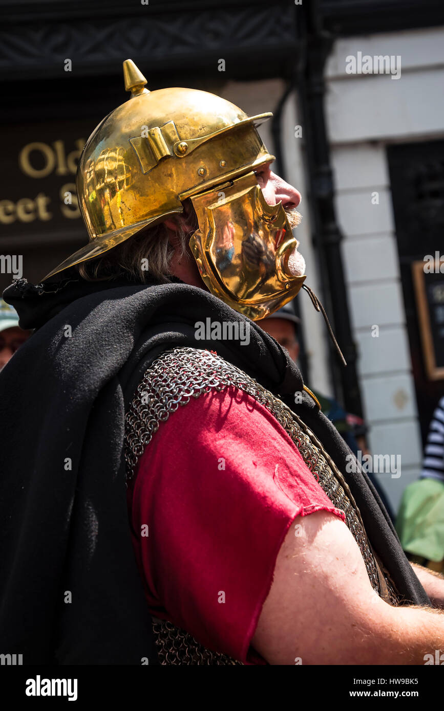 Roman legionary soldier statue hi-res stock photography and images - Alamy