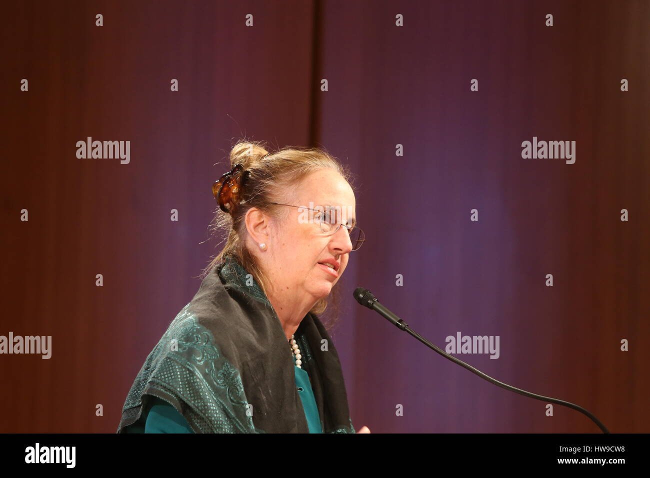 Angela chisholm hi-res stock photography and images - Alamy