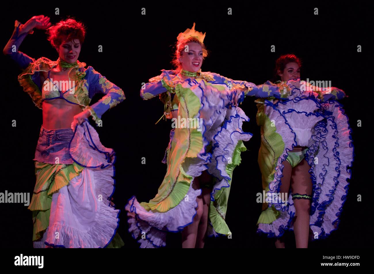 French Can Can dancing girls Stock Photo - Alamy