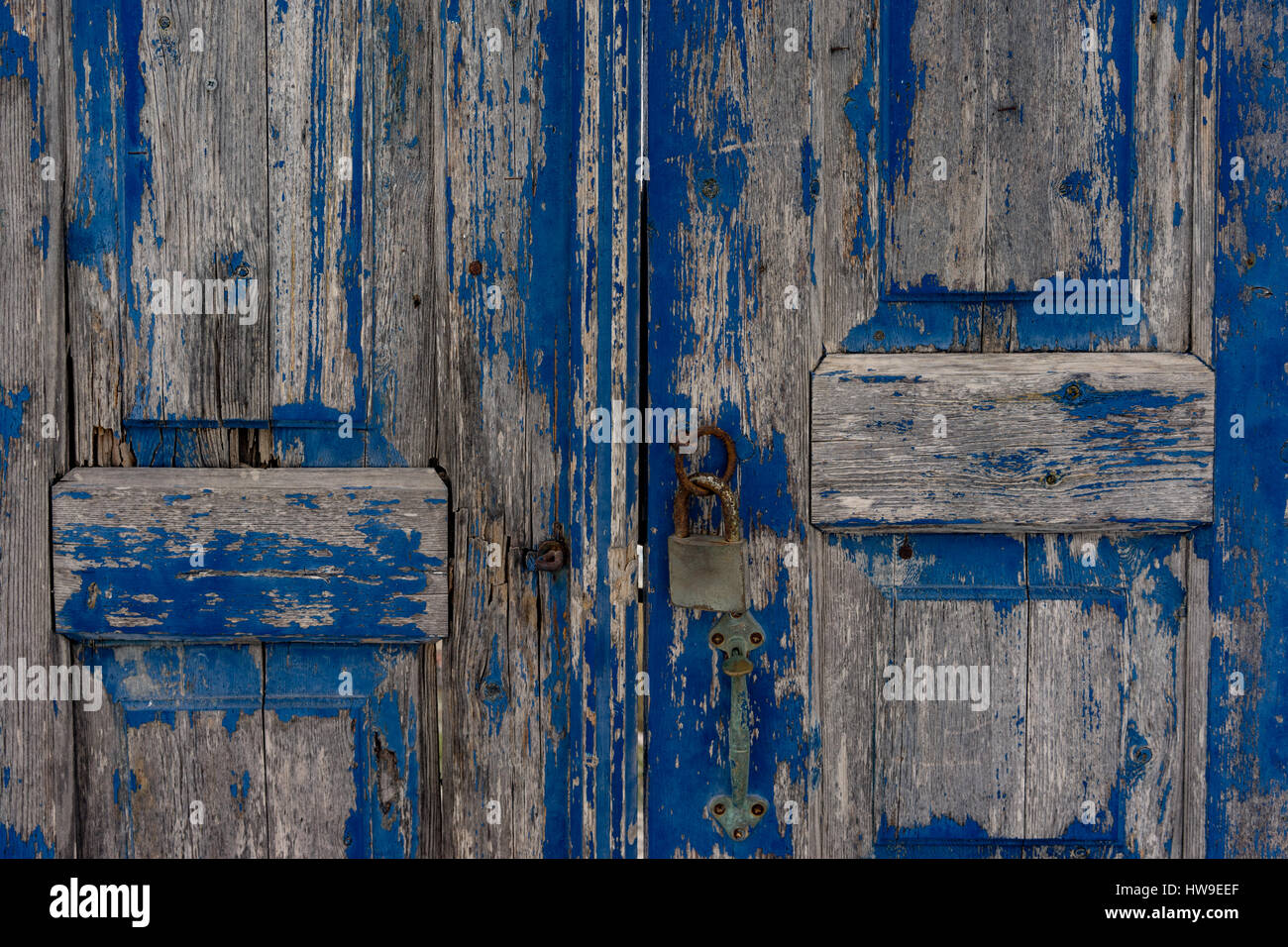 Faded blue doors hi-res stock photography and images - Alamy