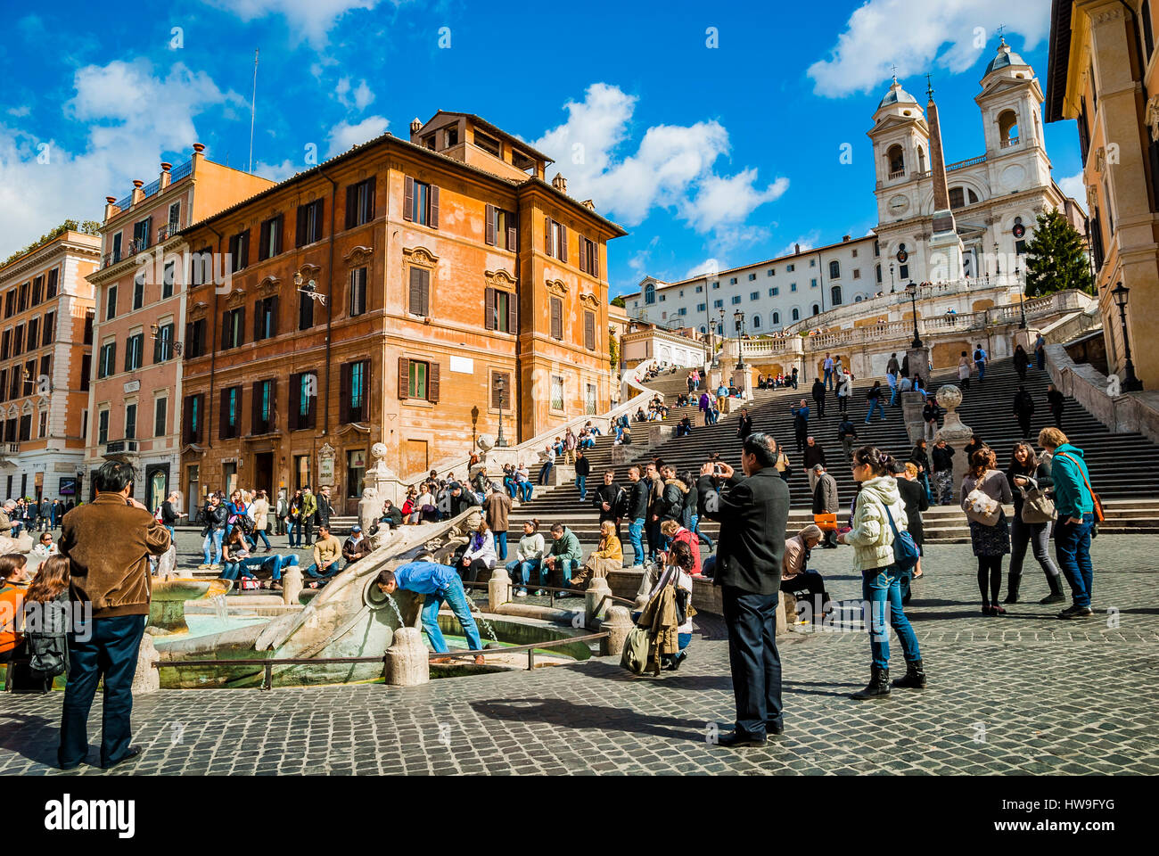 Square at the spanish steps hi-res stock photography and images - Alamy