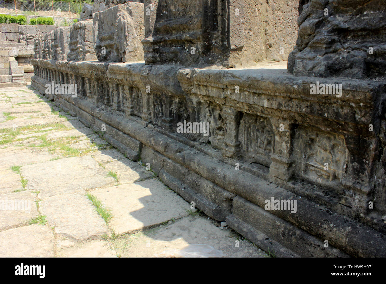 Anantnag, India. 10th Mar, 2017. The Walls of the Martand Sun Temple in ...