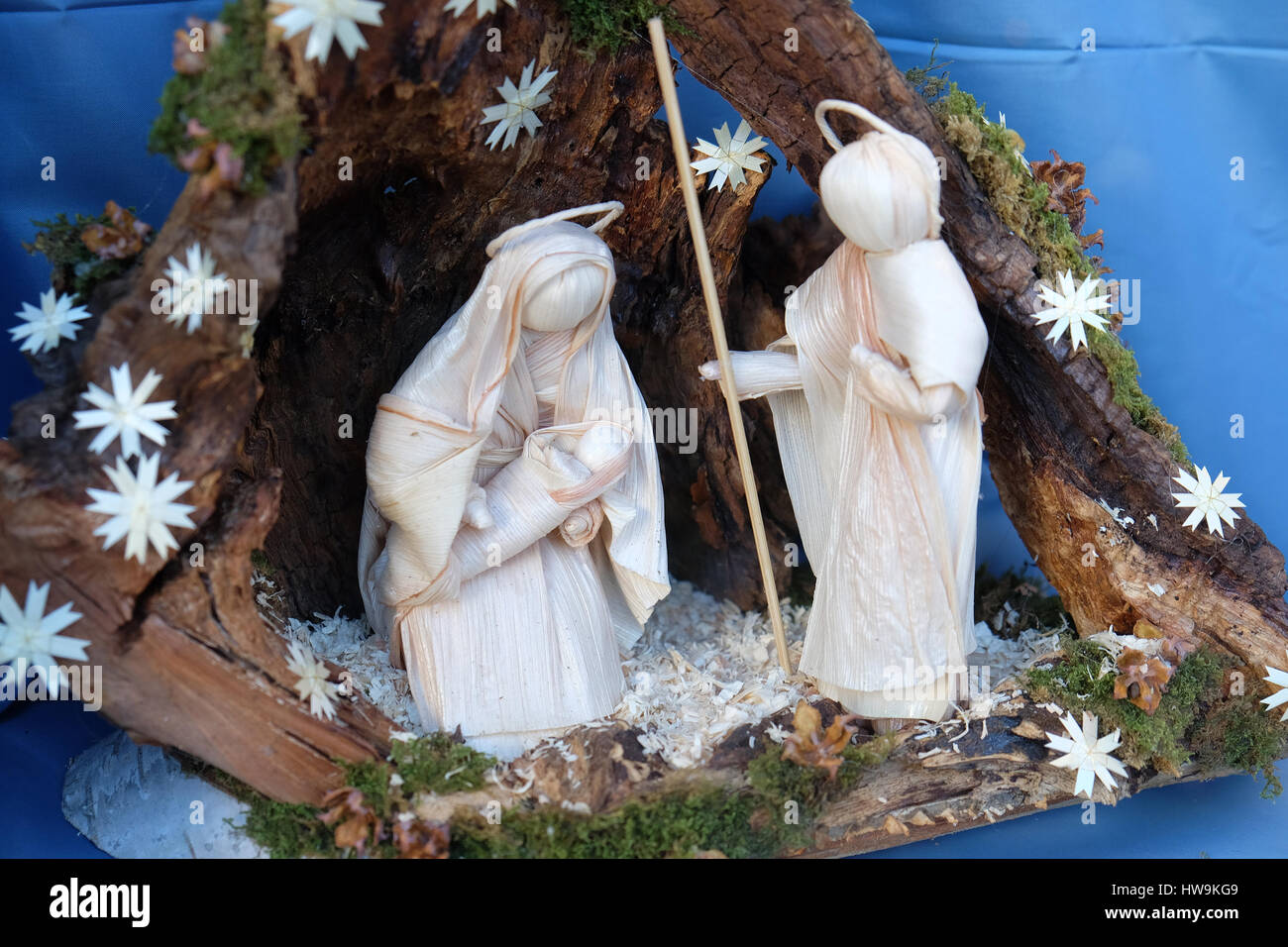 Crib creche jesus virgin mary hi-res stock photography and images - Alamy