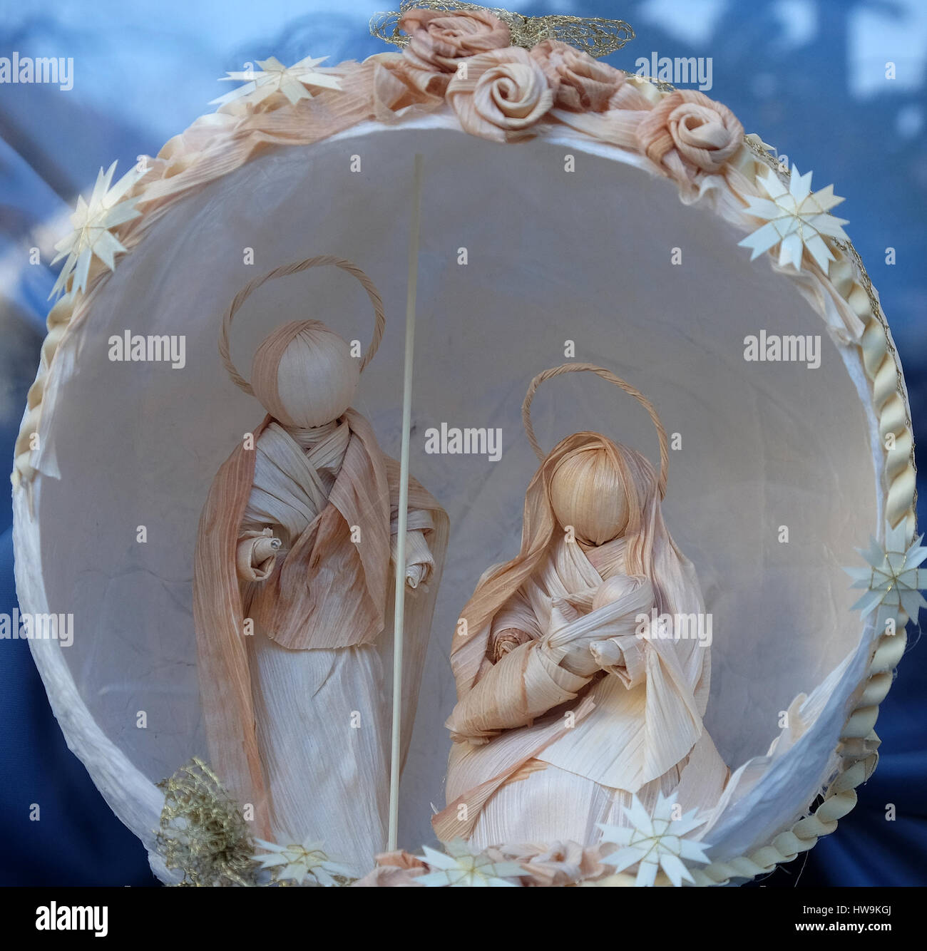Crib creche jesus virgin mary hi-res stock photography and images - Alamy