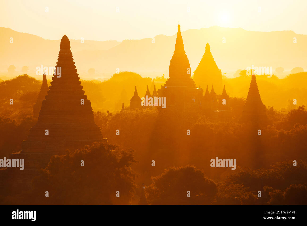 Scenic view of ancient Bagan temple during golden hour Stock Photo - Alamy