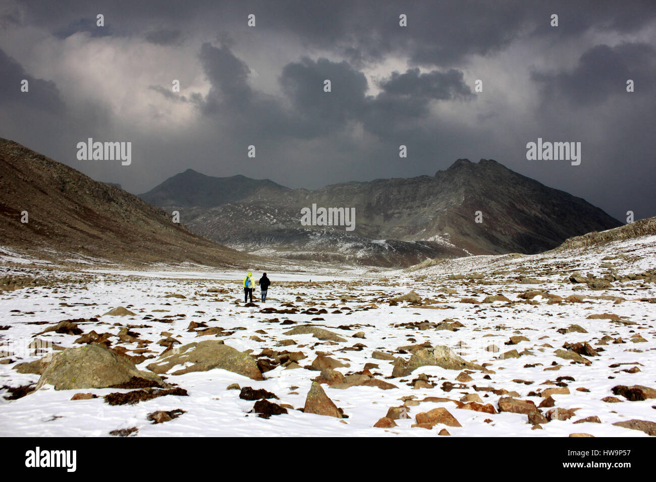 Anantnag, India. 24th Dec, 2016. A Breath Taking View Of Chuharnag ...
