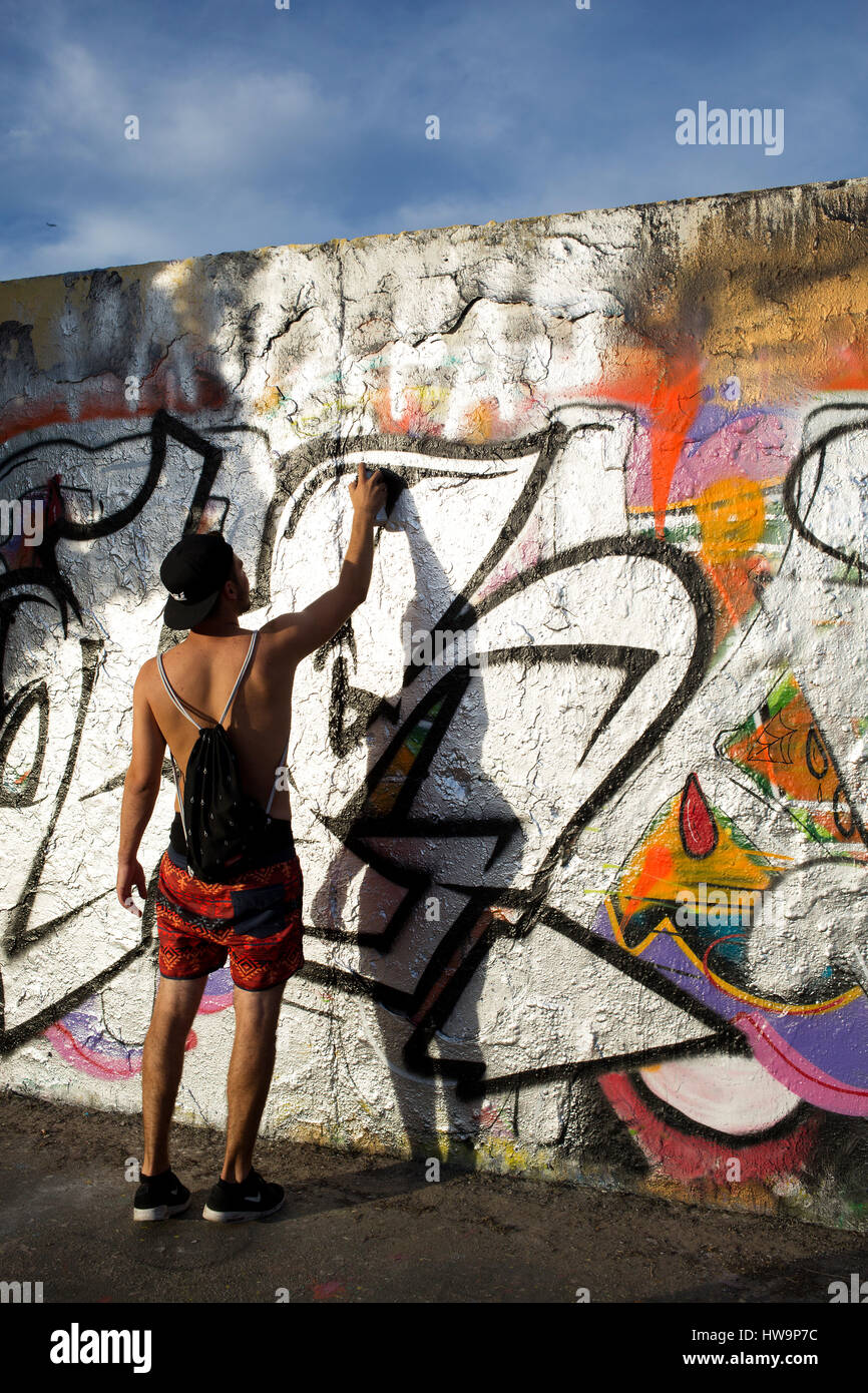 Colorful wall berlin hi-res stock photography and images - Alamy