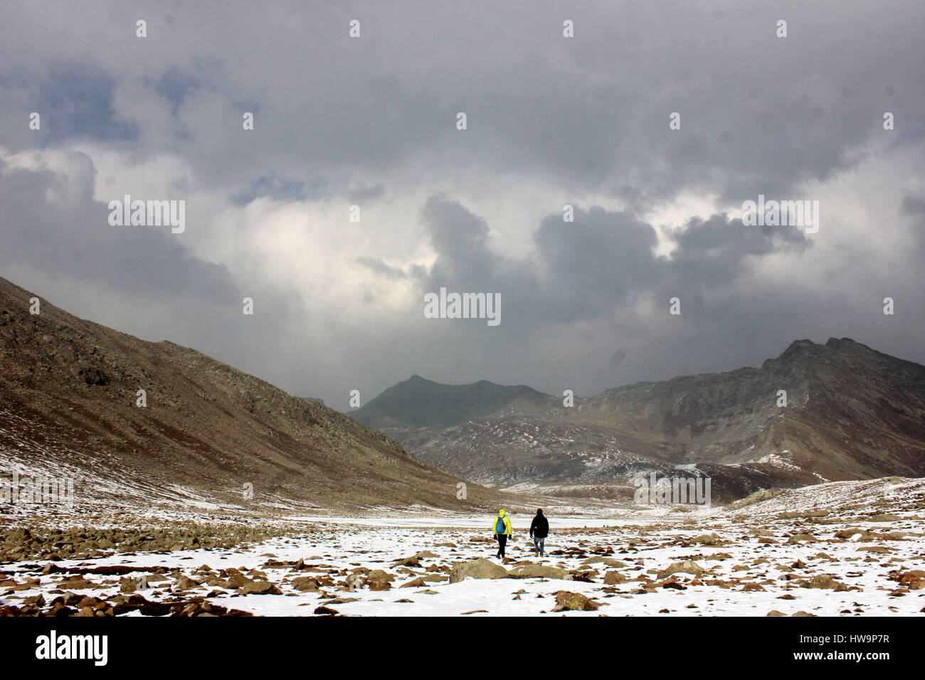 Anantnag, India. 24th Dec, 2016. A Breath Taking View Of Chuharnag ...