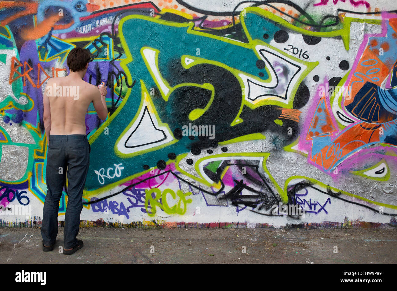 Colorful wall berlin hi-res stock photography and images - Alamy