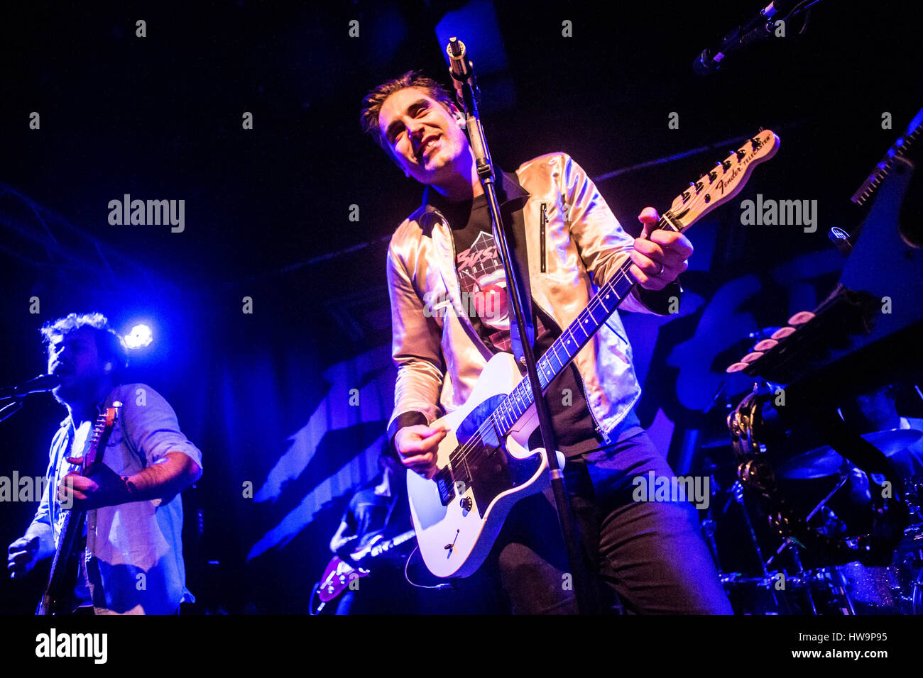 English pop rock band busted hi-res stock photography and images - Alamy