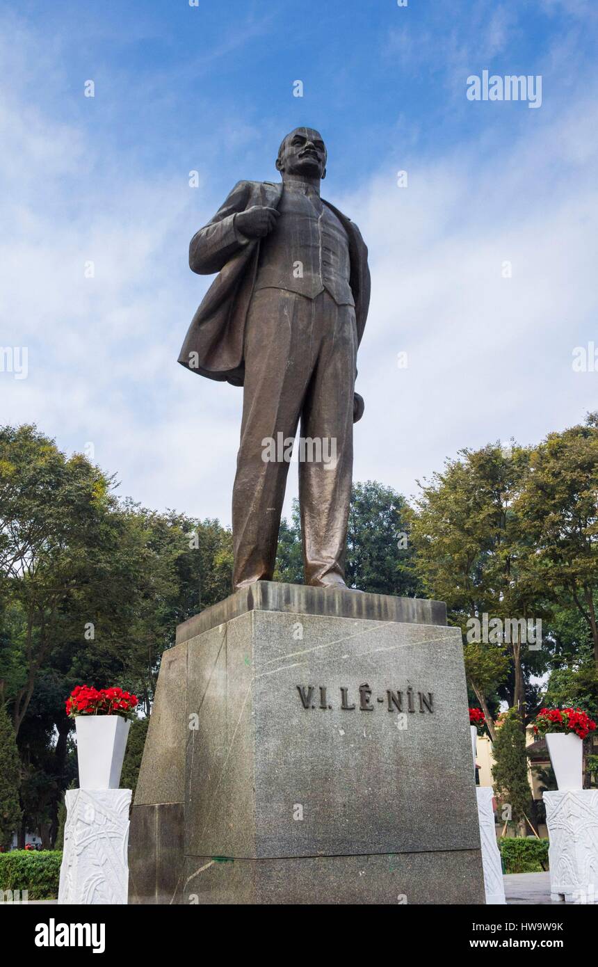 Vietnam, Hanoi, statue of Russian Communist leader V.I. Lenin Stock ...