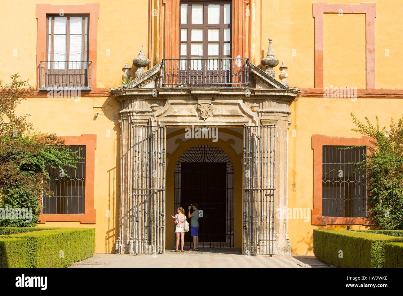 Palacio gotico hi-res stock photography and images - Alamy