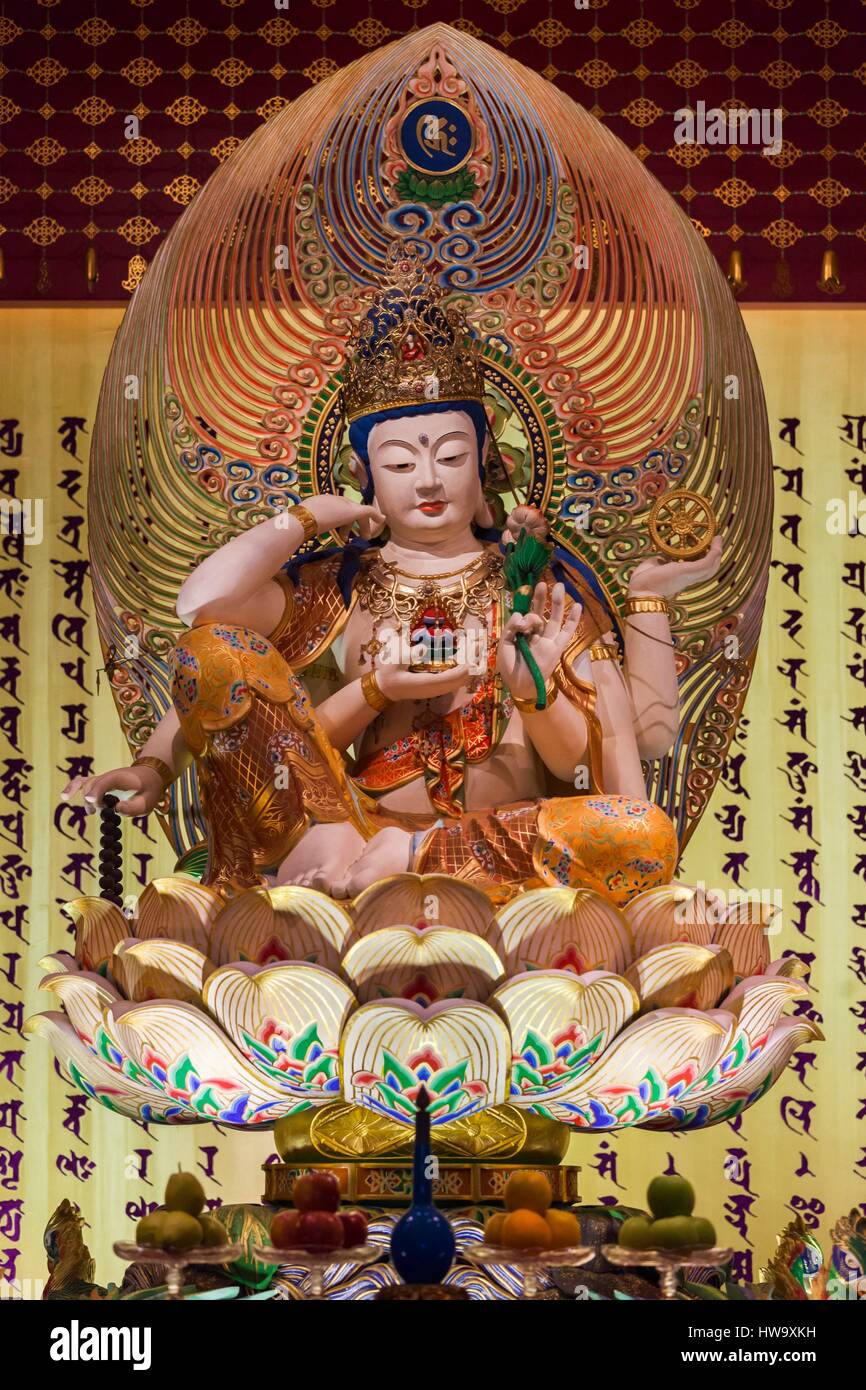 Singapore, Chinatown, Buddha Tooth Relic Temple, temple statues Stock ...