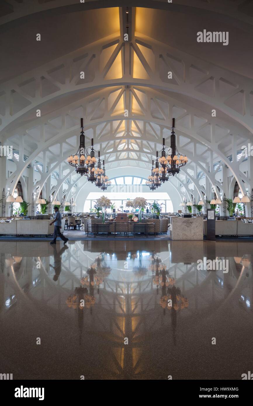 Fullerton hotel singapore interior hi-res stock photography and images ...