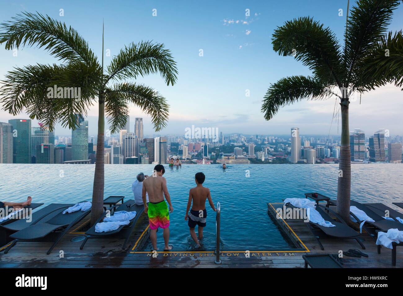 Singapore and business luxury pool hi-res stock photography and images ...