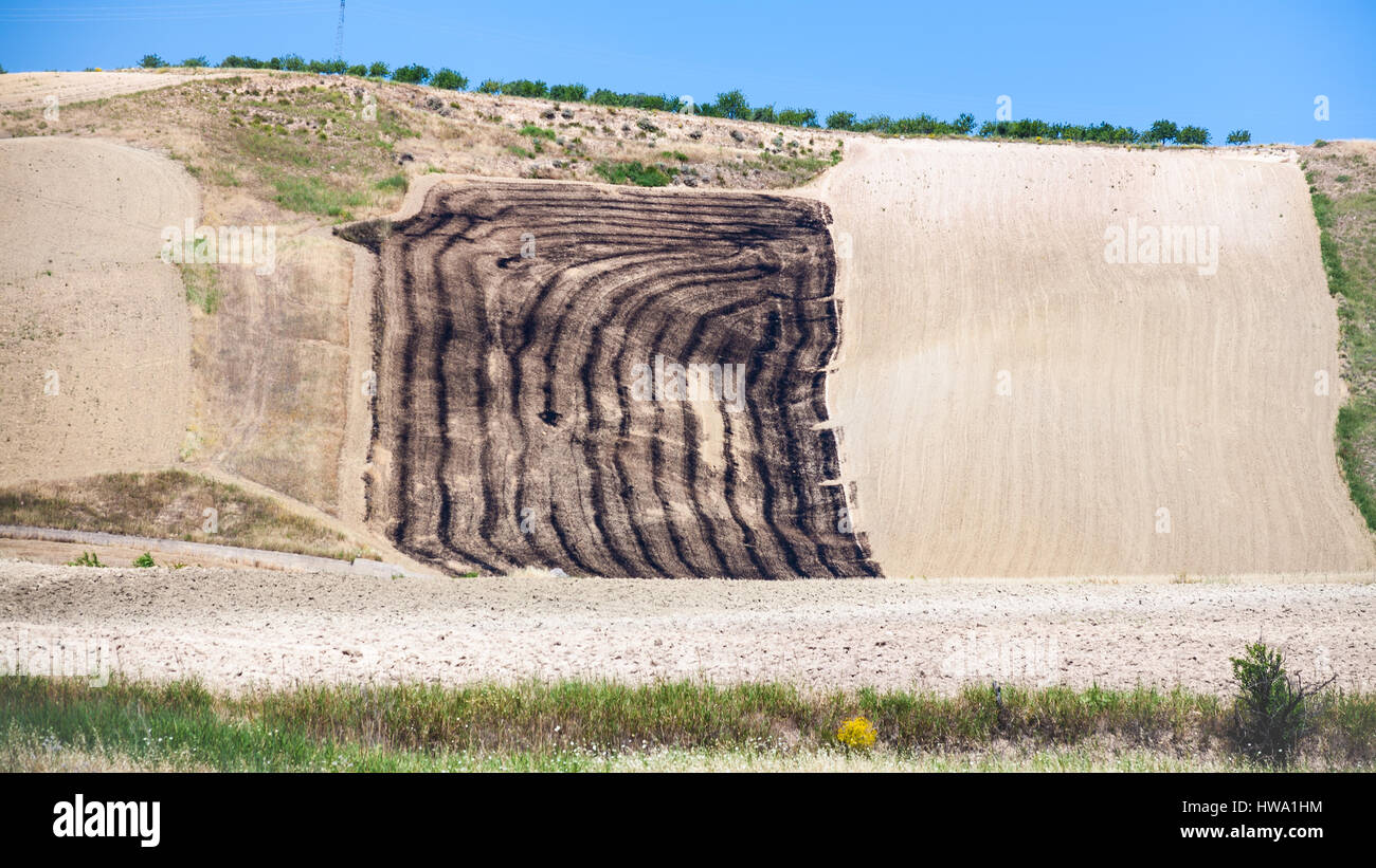 Arid sicilian landscape hi-res stock photography and images - Alamy