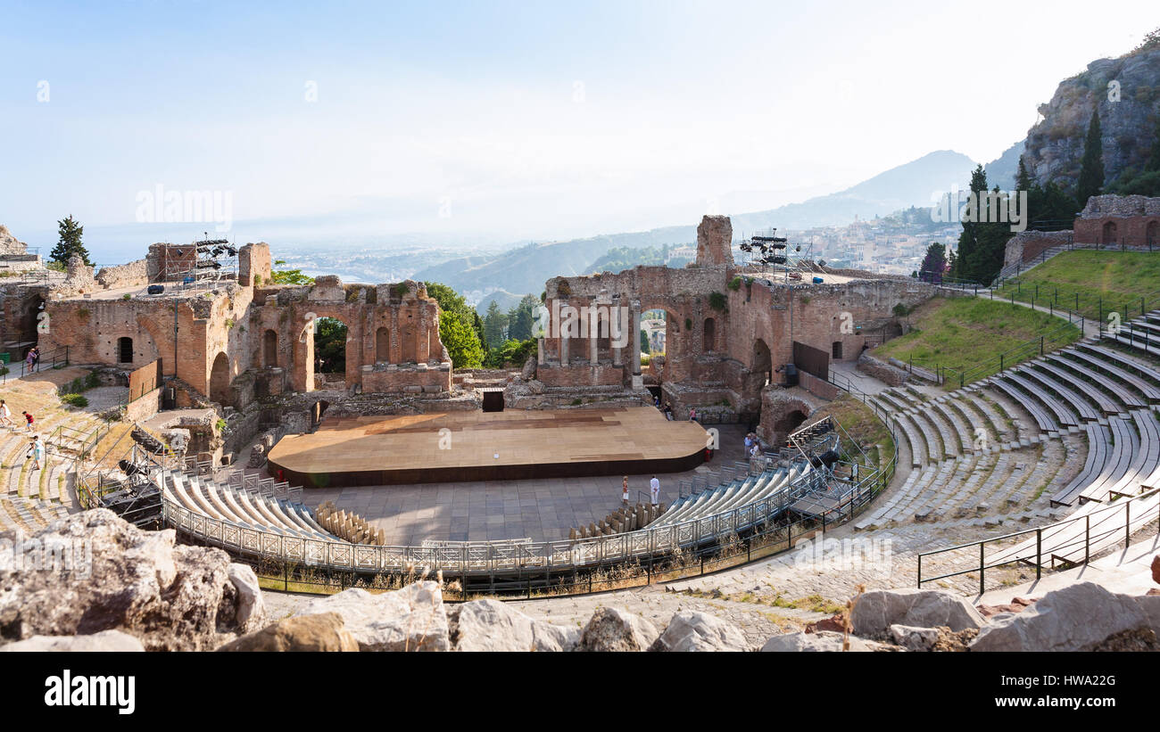 Sicily amphitheatre hi-res stock photography and images - Alamy