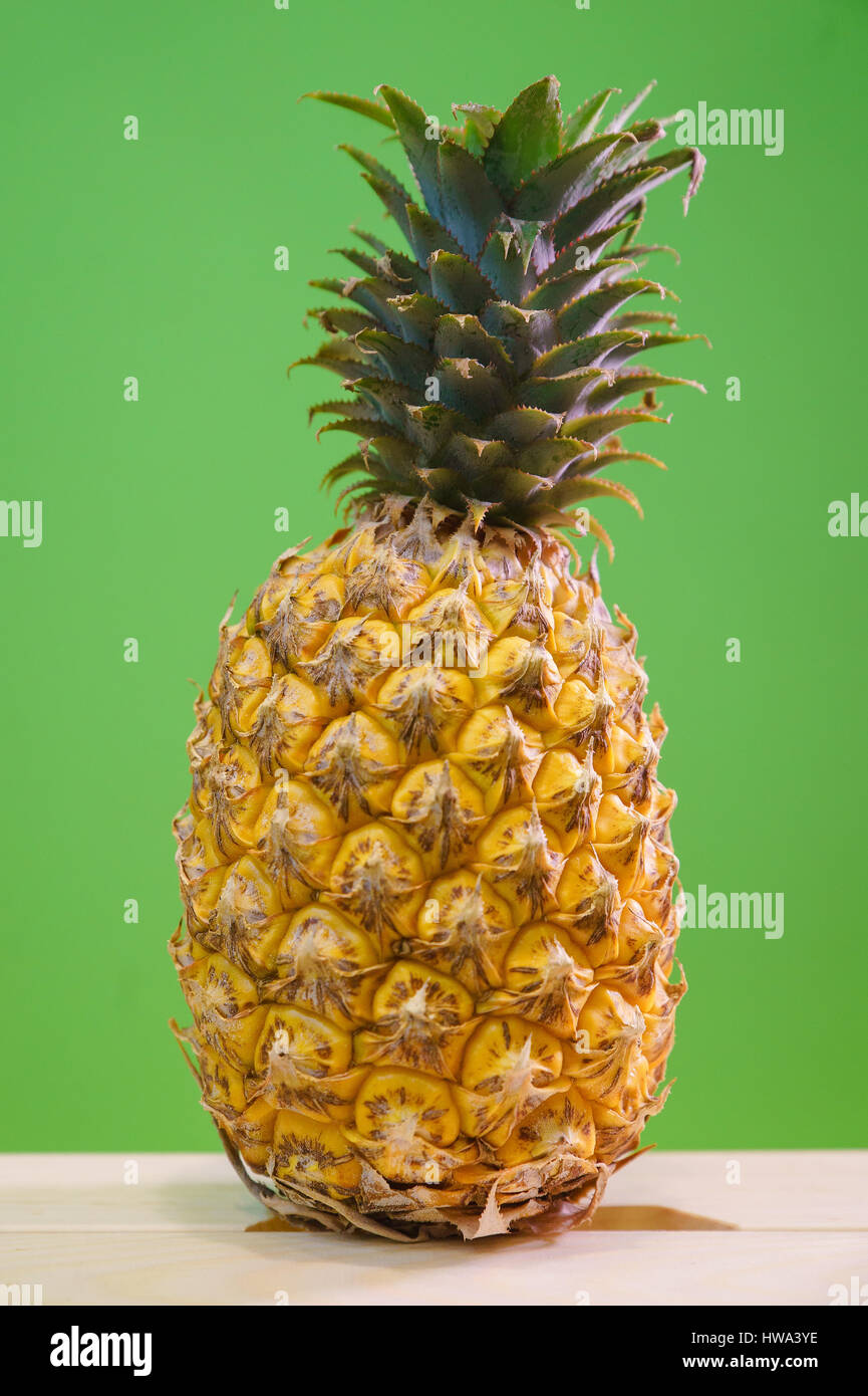 Pineapple close up hi-res stock photography and images - Alamy