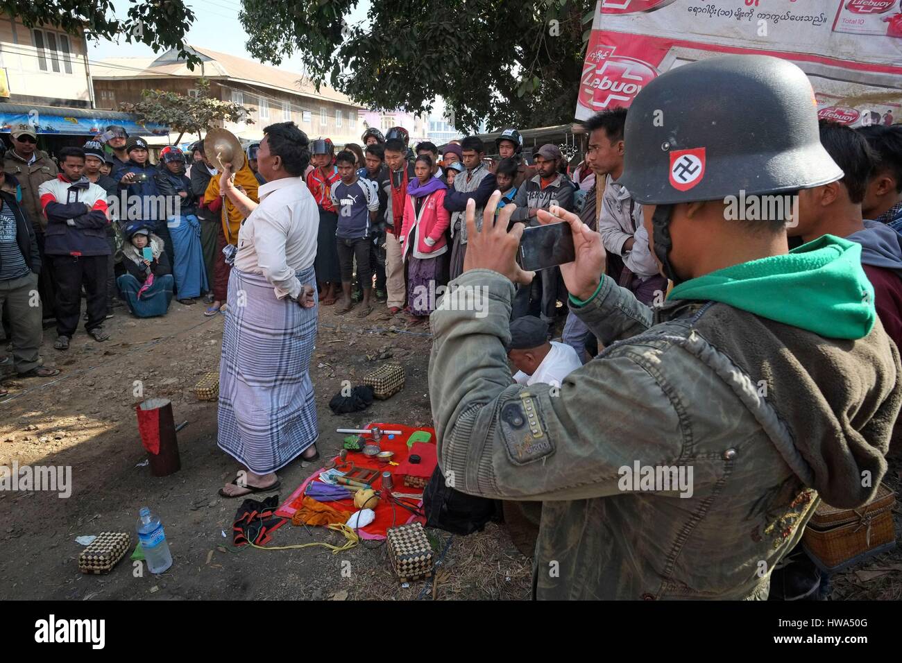 Loikaw life hi-res stock photography and images - Alamy