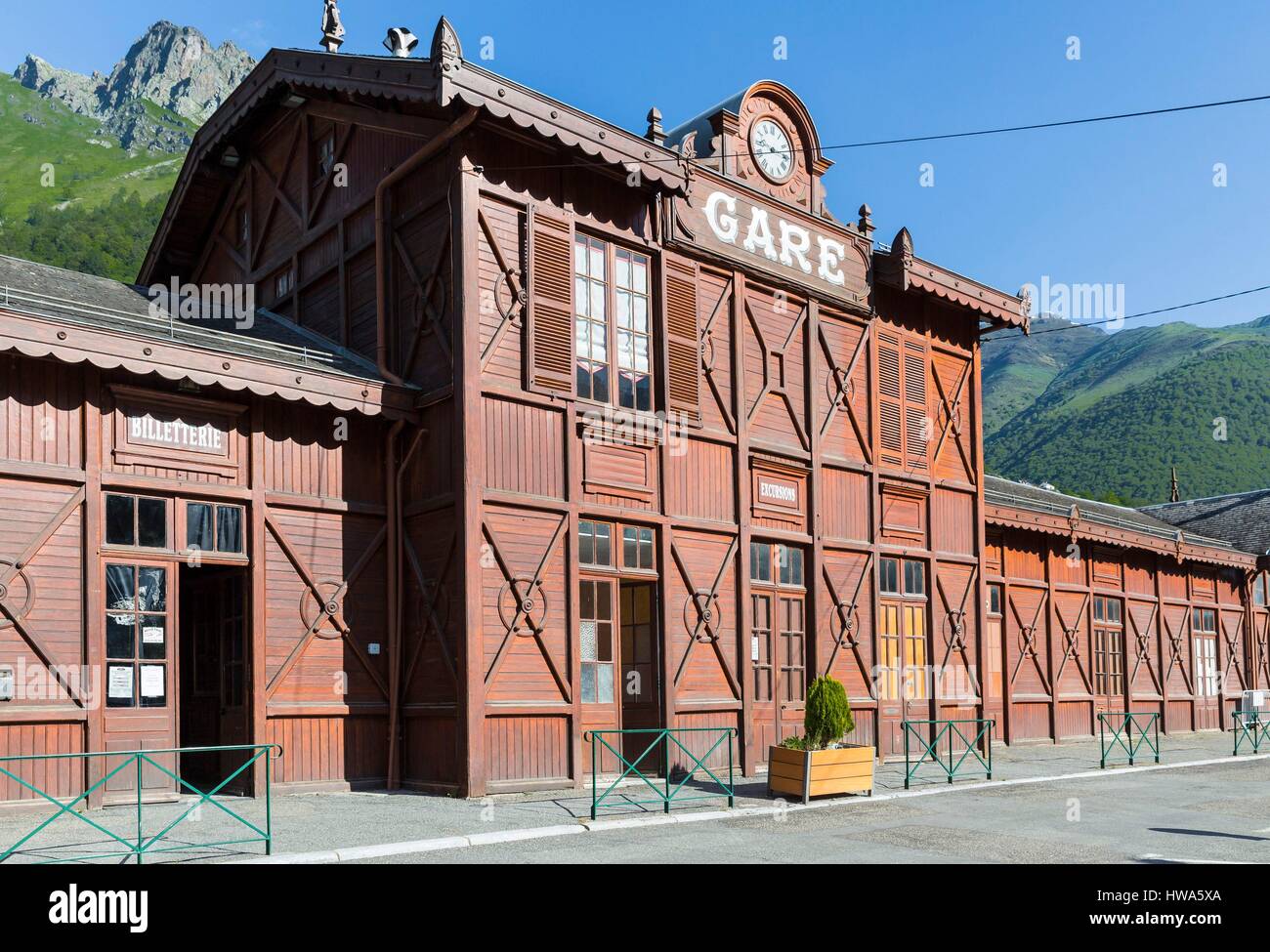 Pyrénées national park train france hi-res stock photography and images ...