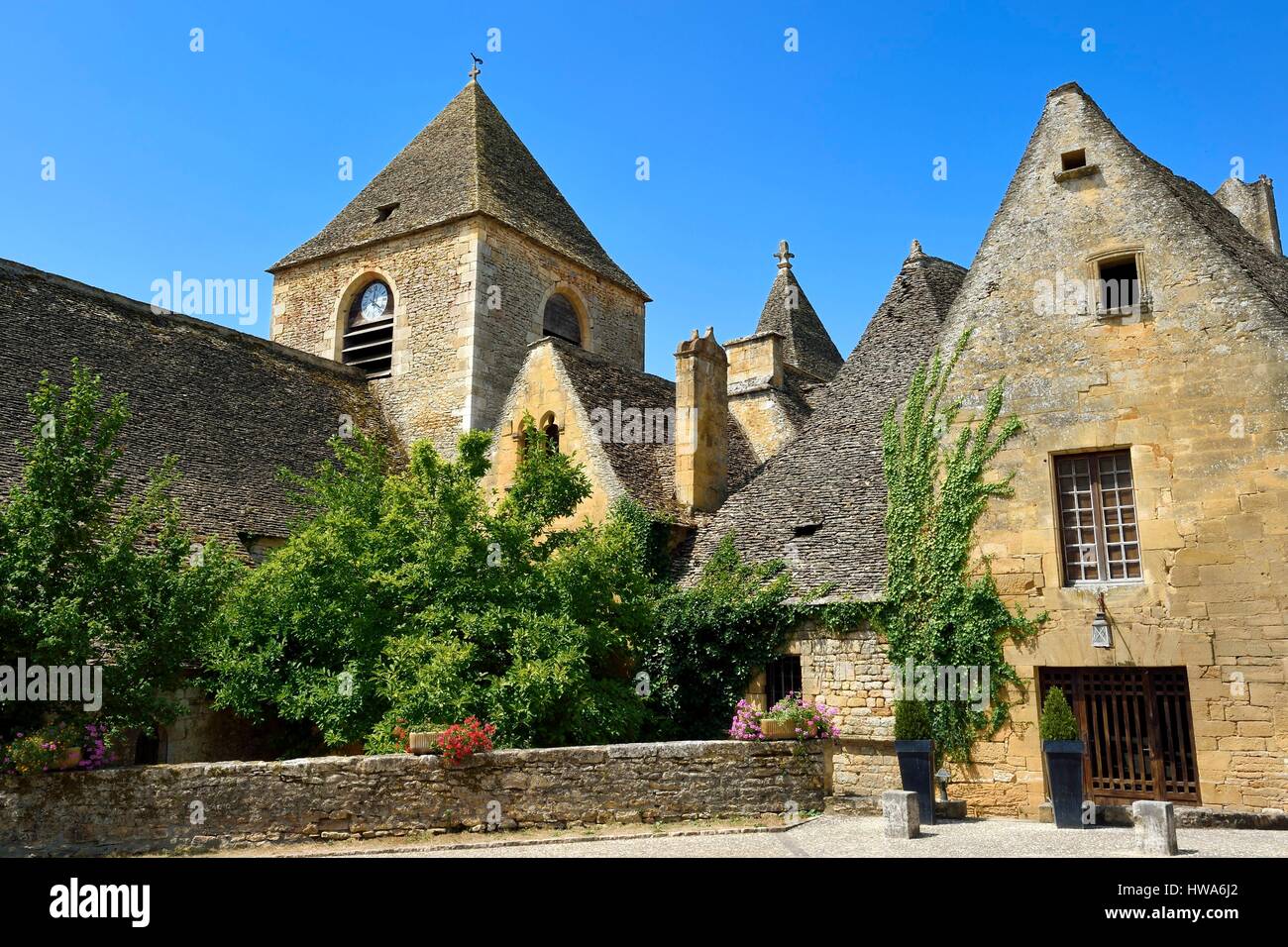 France, Dordogne, Perigord Noir, Saint Genies, the 15th century castle ...