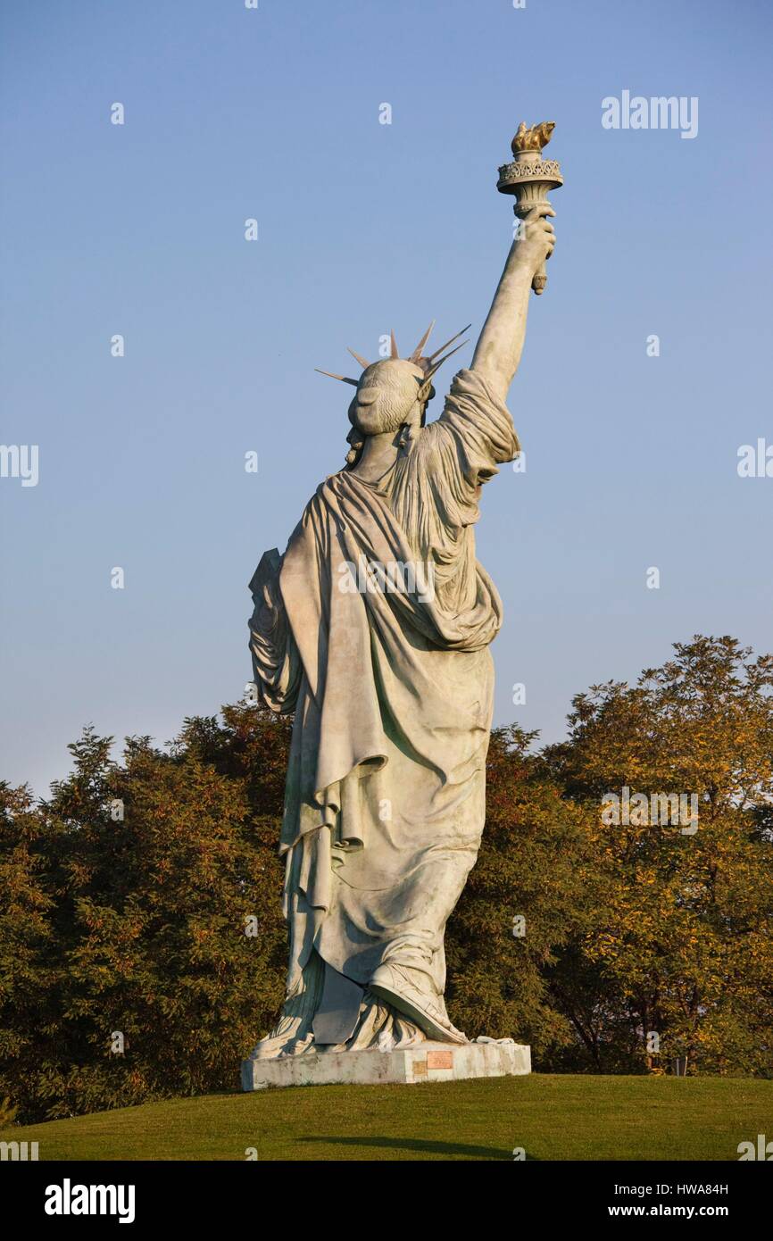 France, Haut Rhin, Alasatian Wine Route, Colmar, Statue of Liberty ...