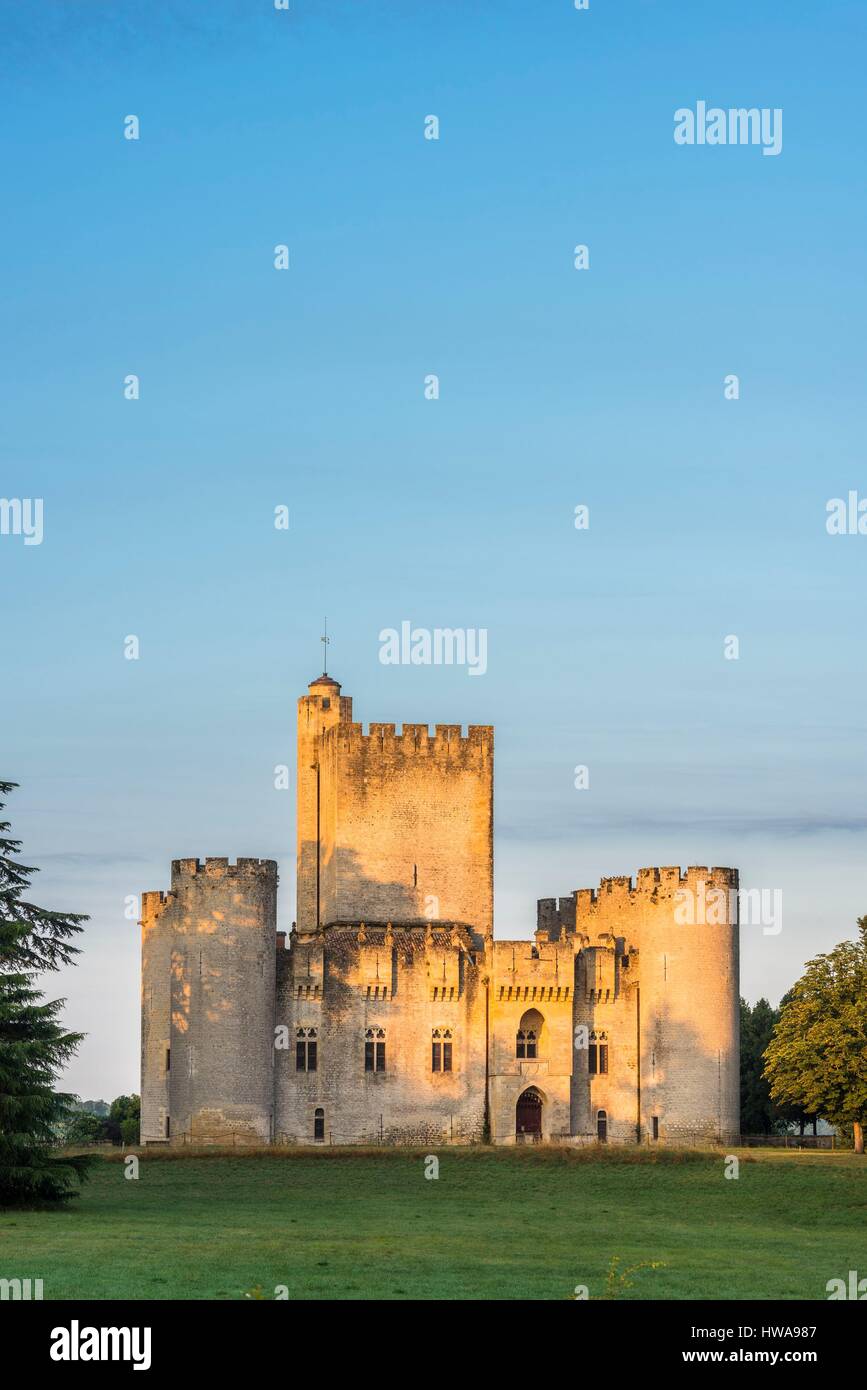 France, Gironde, Mazeres, medieval castle of Roquetaillade Stock Photo ...