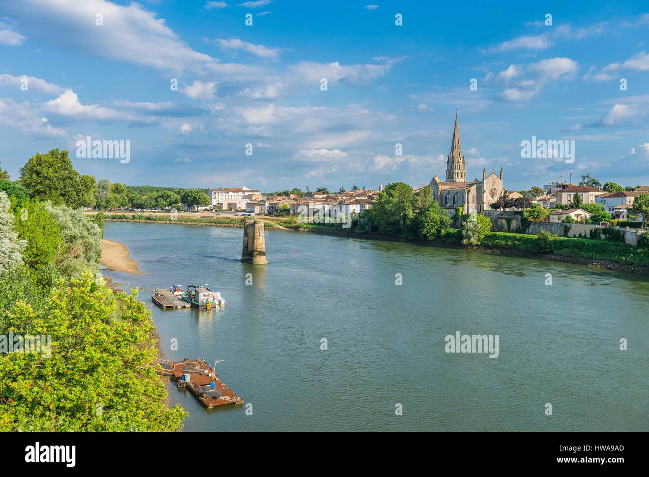 France gironde langon saint gervais saint protais church hi-res stock ...