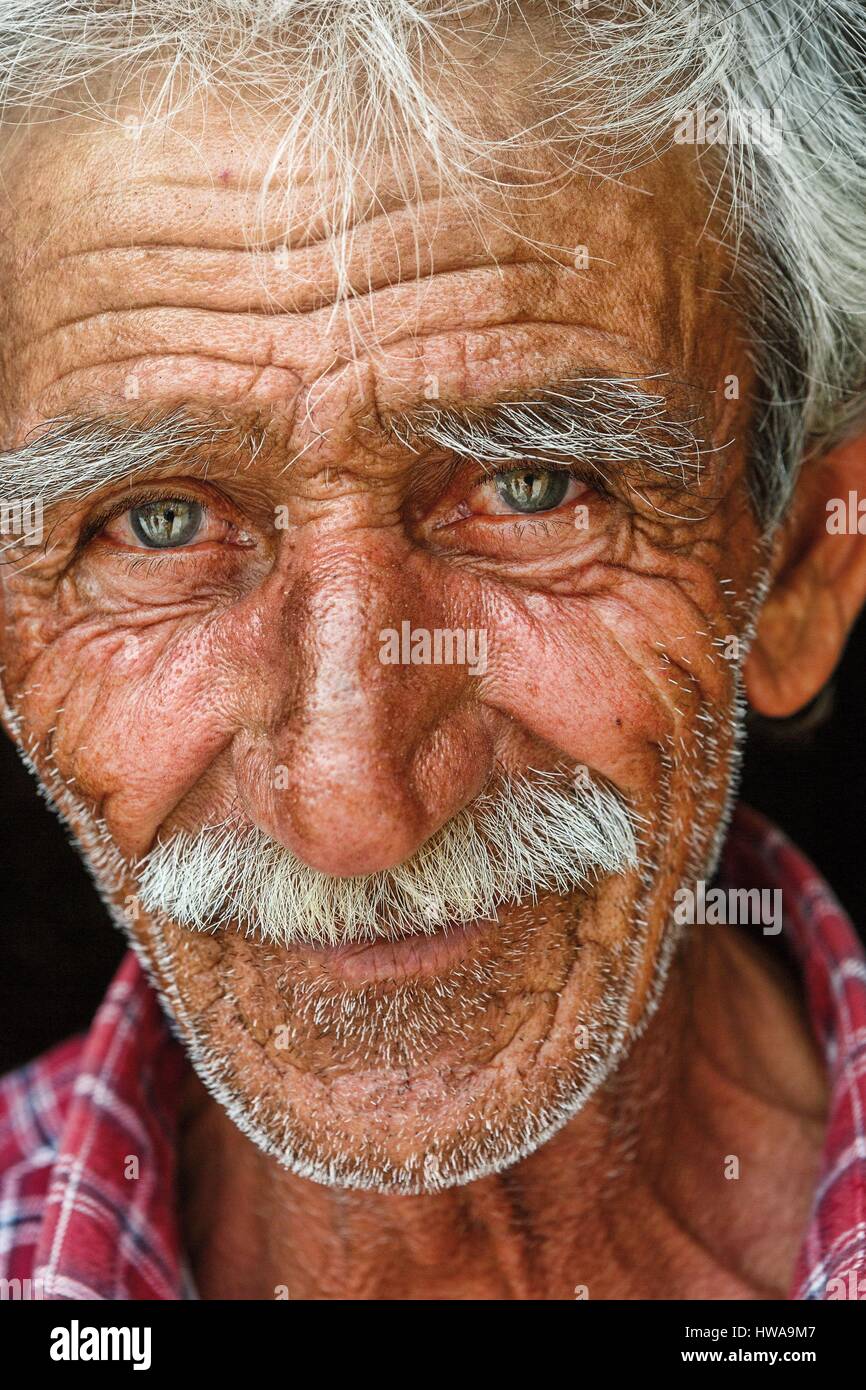 Old turkish man hi-res stock photography and images - Alamy