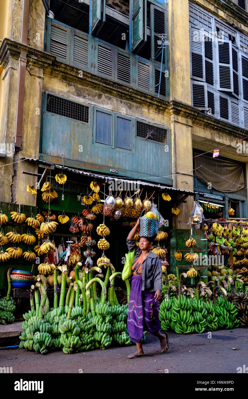 Banana shop hi-res stock photography and images - Alamy